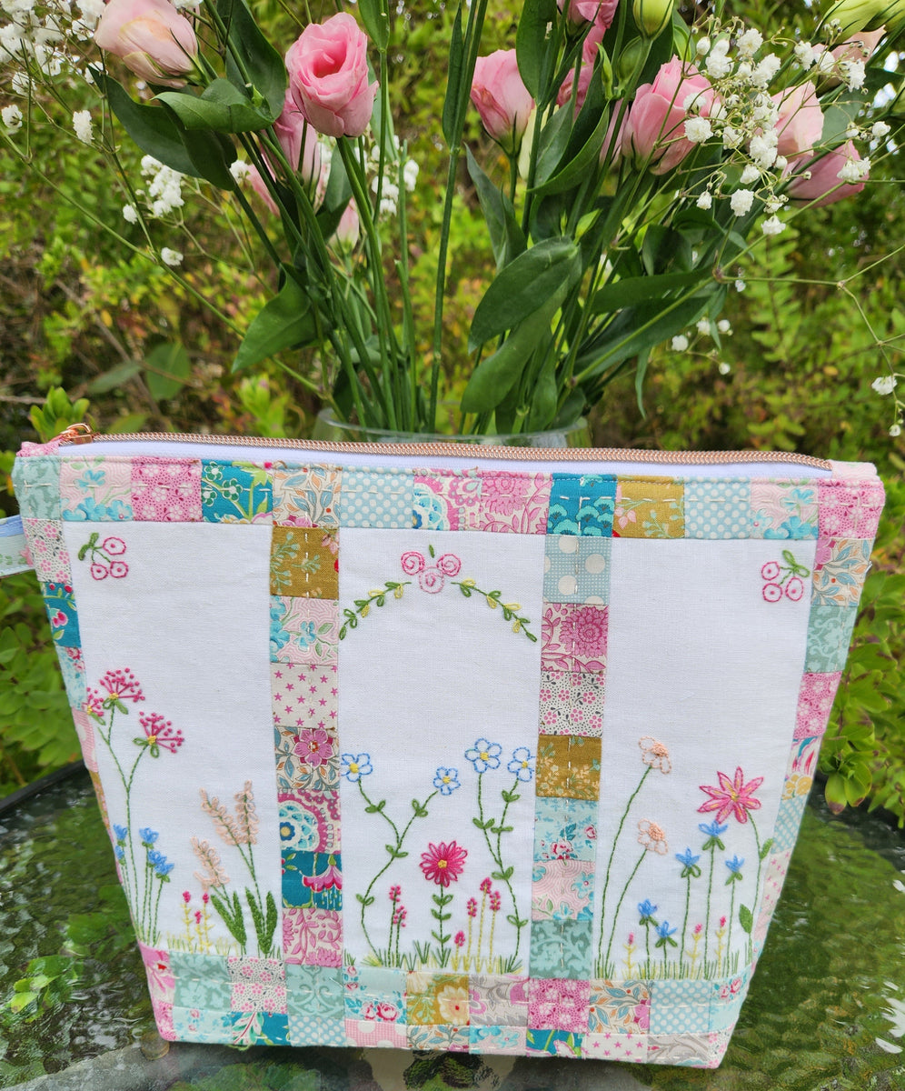 Emma's Garden Zippy Pouch PDF Pattern only – Kitty Rose Cottage